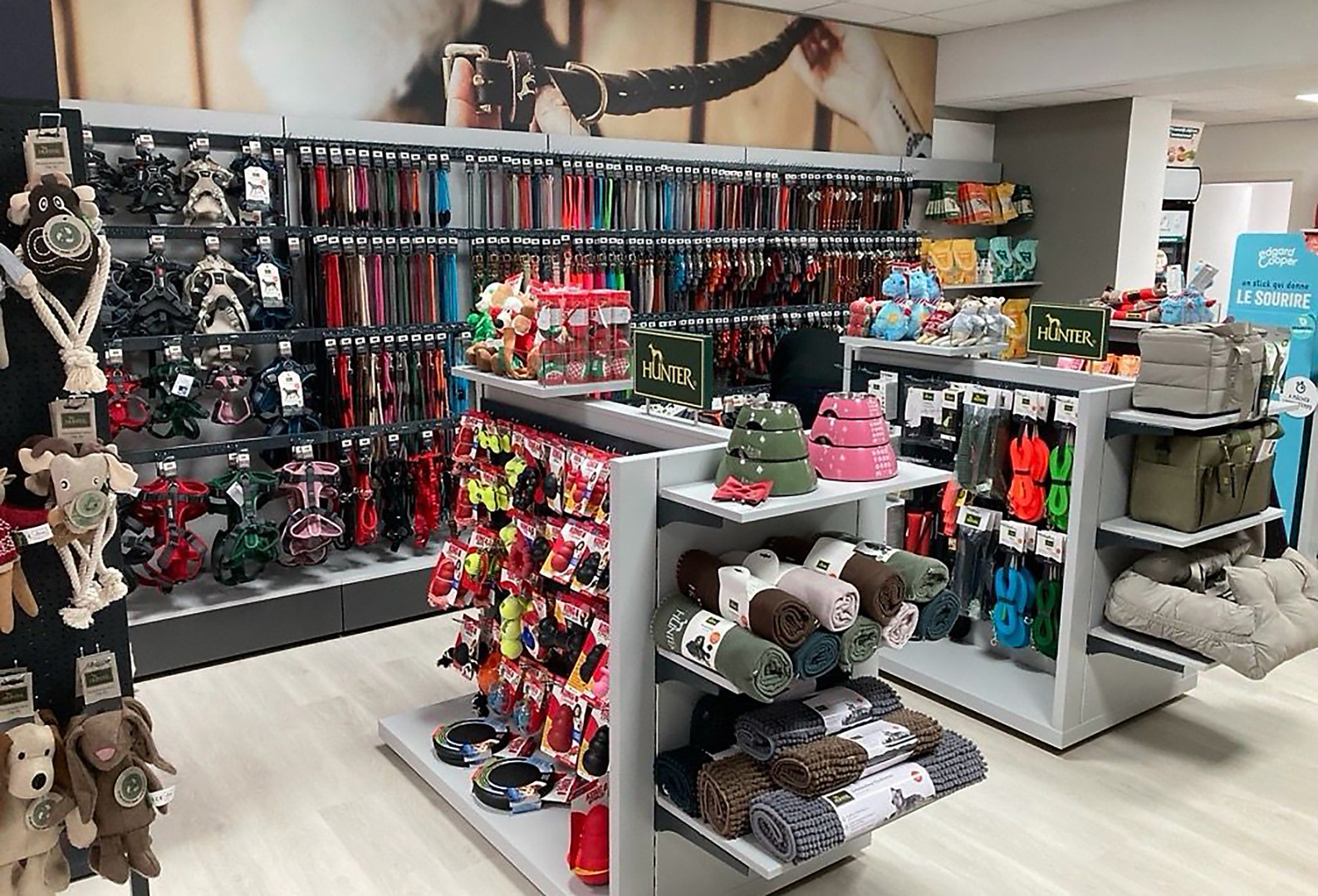 Hunter eröffnet 37. Brand Store - pet-online