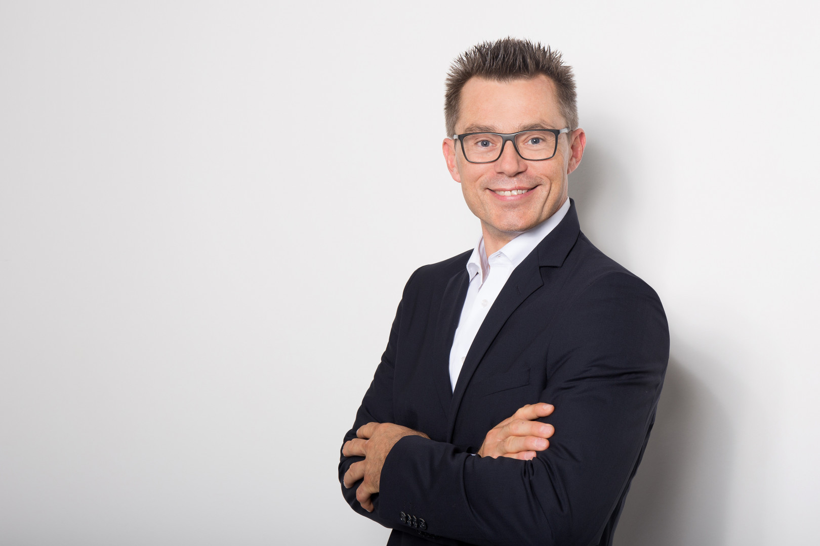 Oliver Schutte stärkt den Bereich L... - pet-online