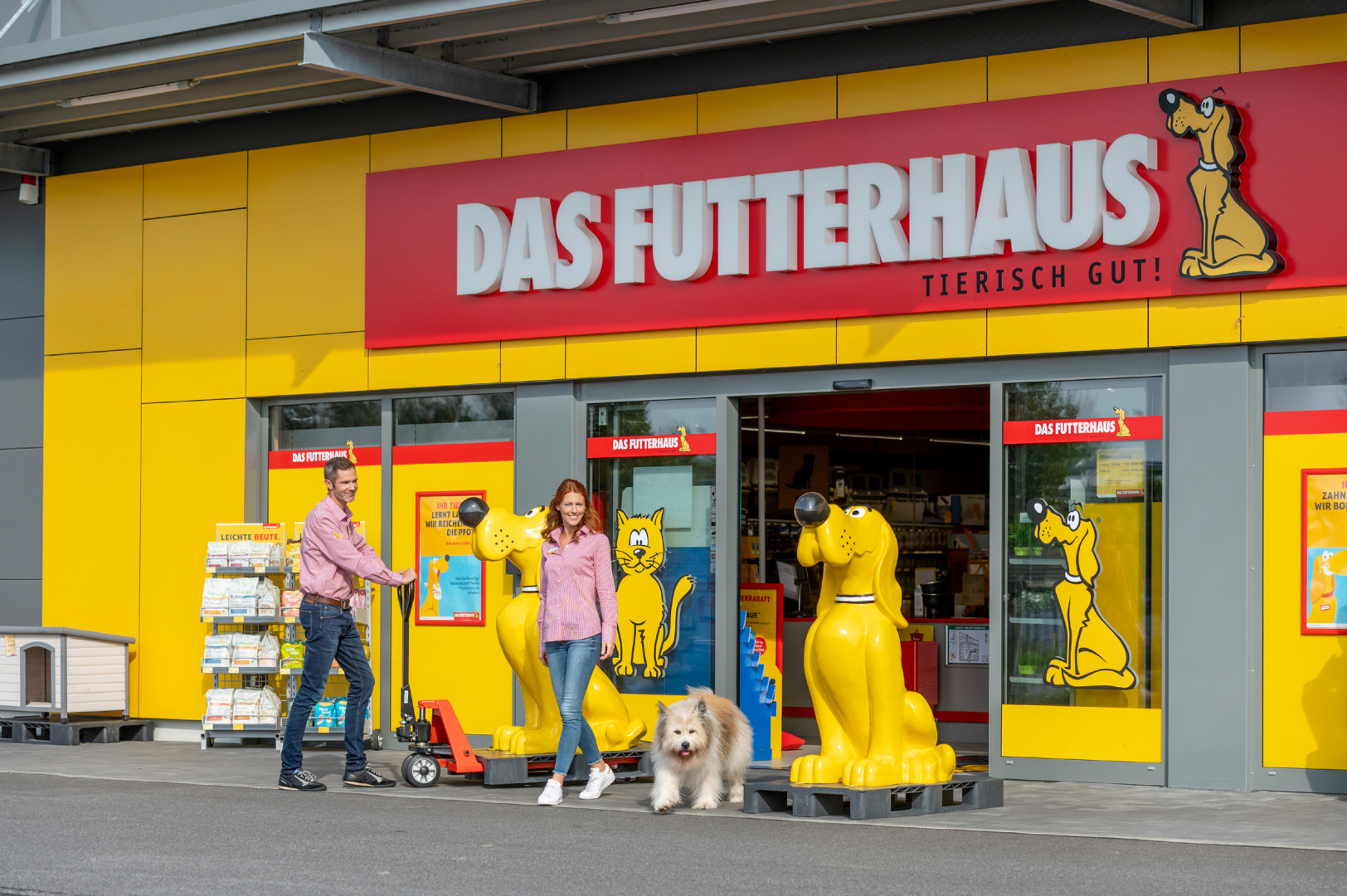 Das Futterhaus wächst weit über den... - pet-online