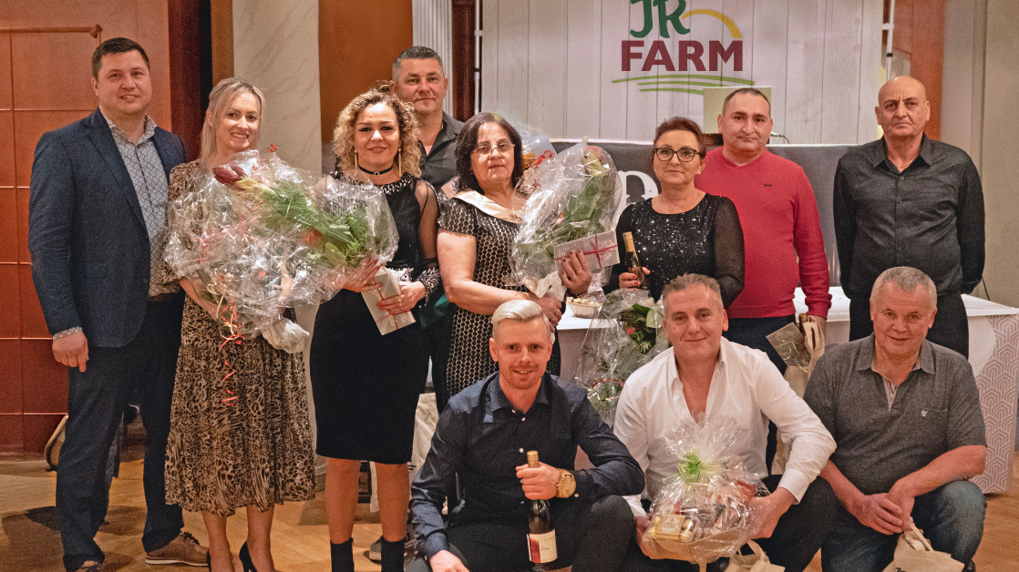 JR Farm ehrt langjährige Treue - pet-online