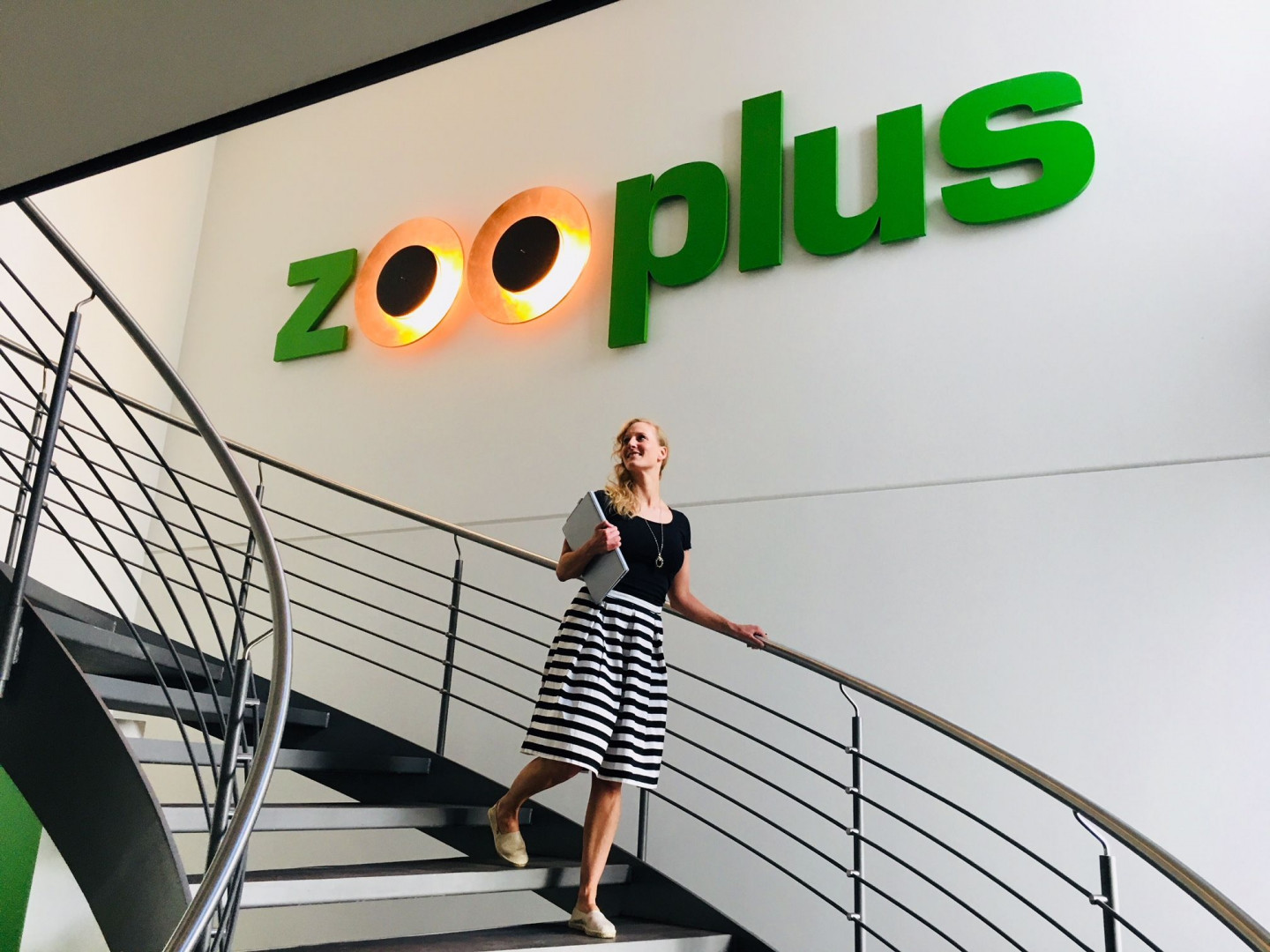 Zooplus baut Eigenmarkengeschäft au... - pet-online