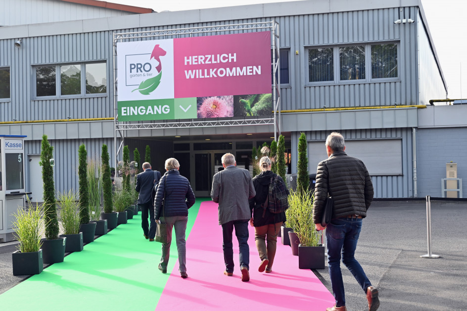 PRO garten & tier findet auch in Co... - pet-online